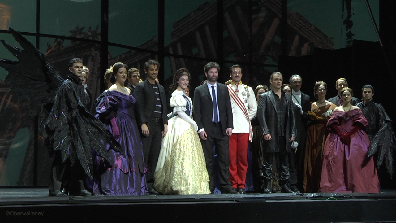 Elisabeth das Musical. Premiere in Berlin.Video